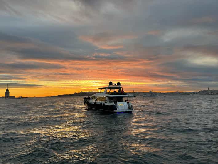 Istanbul: Bosphorus Sunset Yacht Cruise with Live Guide | GetYourGuide