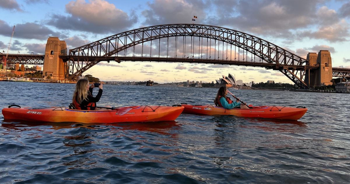 Sydney: Kajaktour bei Sonnenuntergang auf dem Hafen von Sydney ...