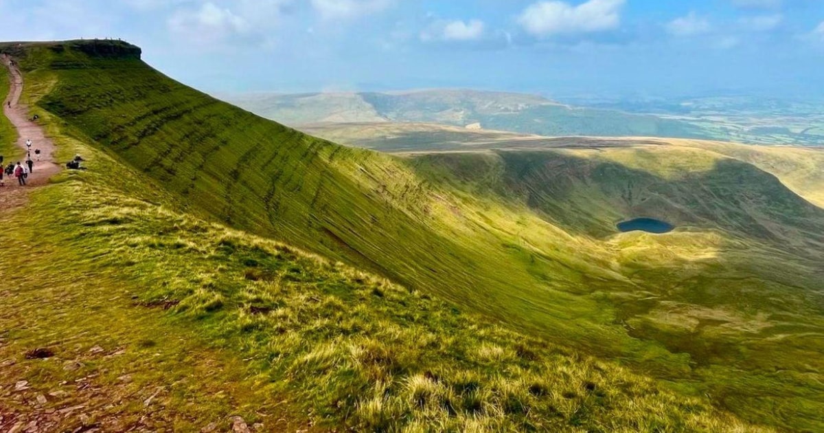 Cardiff: Waterfalls, Mountains & Castles Day Tour | GetYourGuide