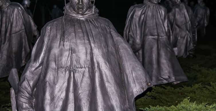 Washington DC: Night Under the Stars Bus & Walking Tour | GetYourGuide