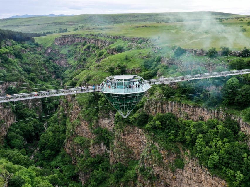 "Vista del Cañón: Descubre la Majestad de Dashbashi" | GetYourGuide