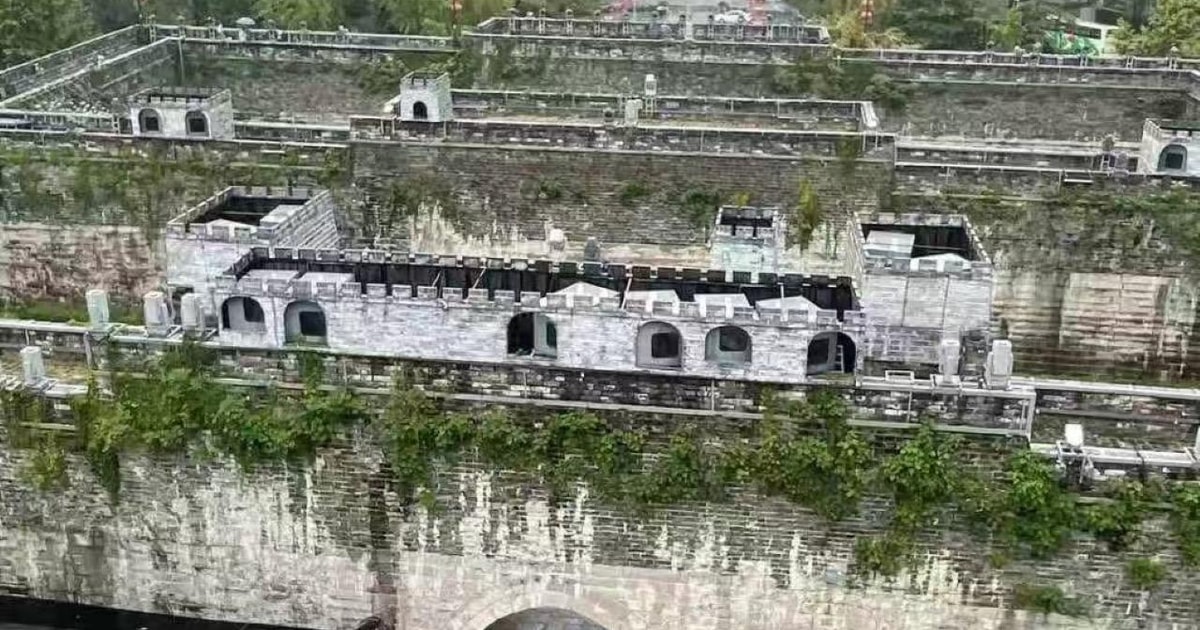 Nanjing: City Wall and Zhonghua Gate Castle Area Guided Tour | GetYourGuide