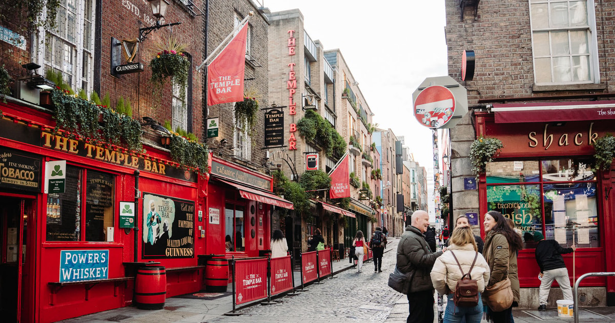 Dublin: Trinity College, Castle, Guinness und Whiskey Tour | GetYourGuide