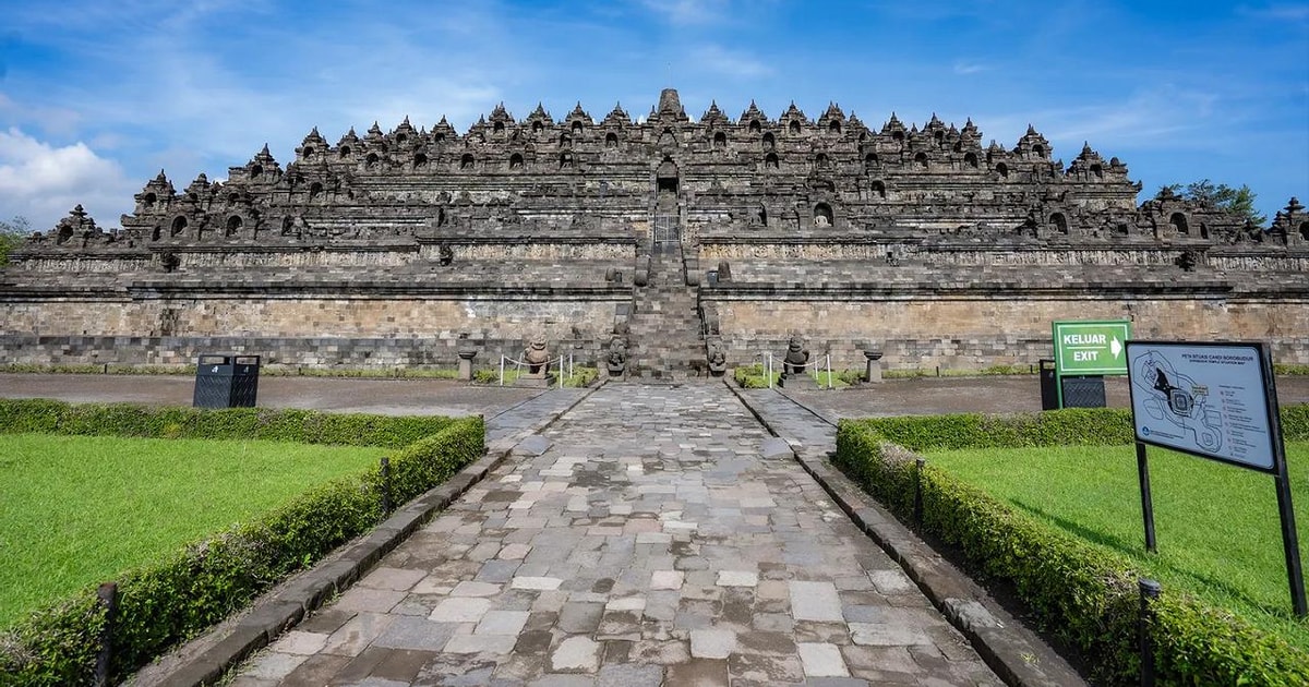 From Yogyakarta: Borobudur Full Access and Prambanan Tour | GetYourGuide