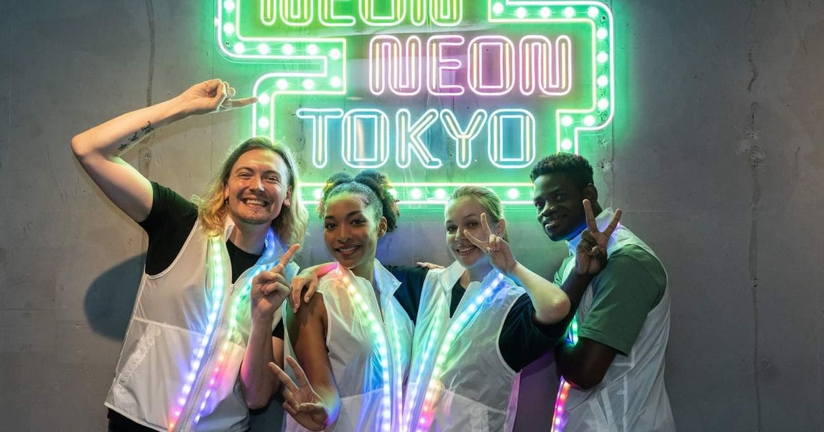 Tokyo: E-scooter Experience in Shibuya with Iconic Photos | GetYourGuide