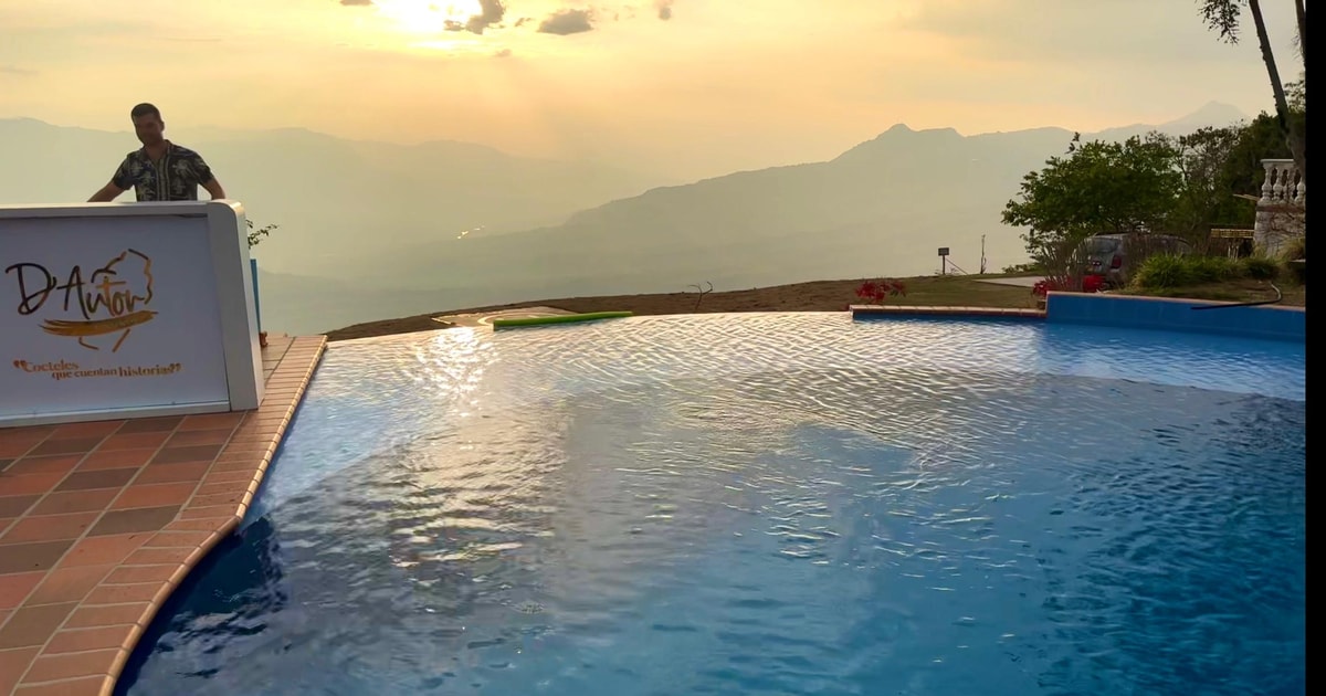 FESTIVALUL LUNII PLINE MEDELLIN | GetYourGuide