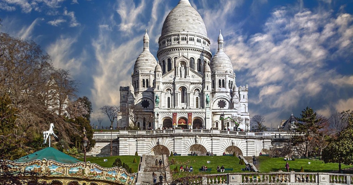 Montmartre Walking Tour with a Local Guide | GetYourGuide