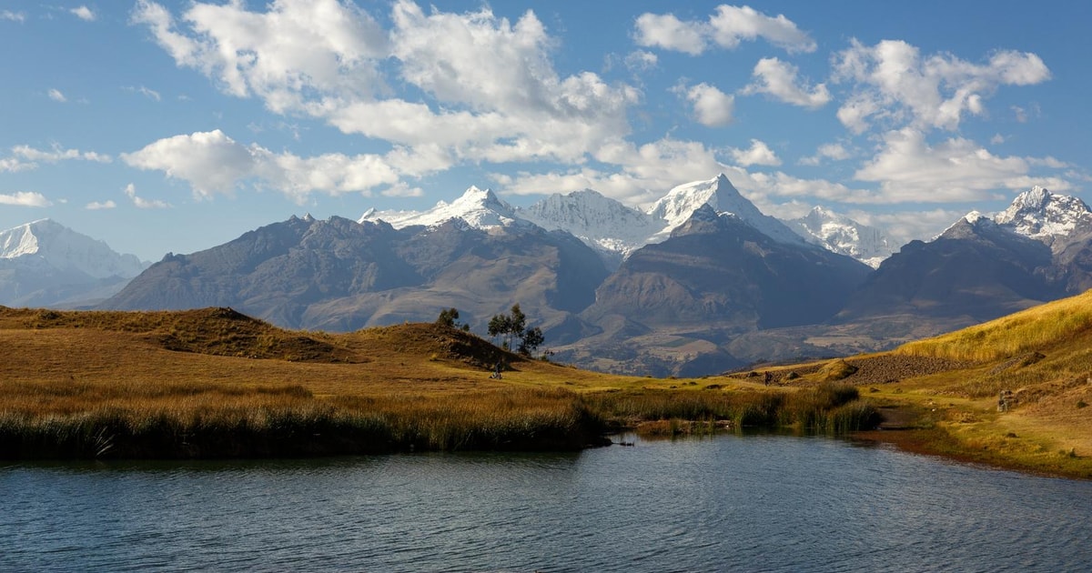 Z Huaraz: Wilcacocha Lagoon Private Trek | GetYourGuide