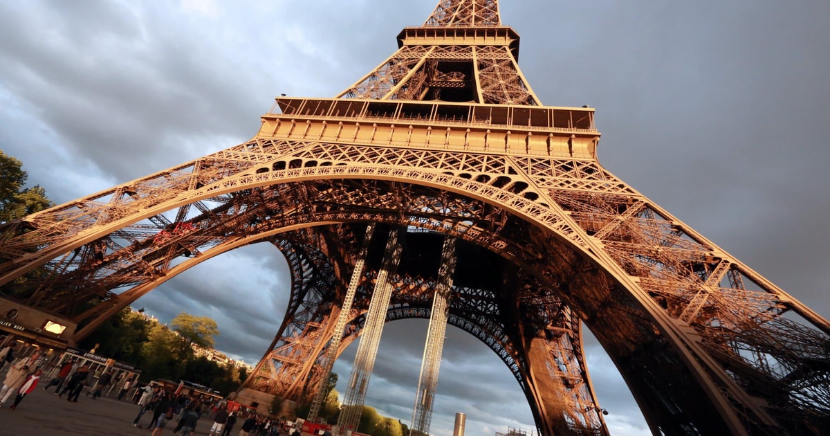 Tour di Parigi in autobus con crociera, summit, crepe e pick up ...
