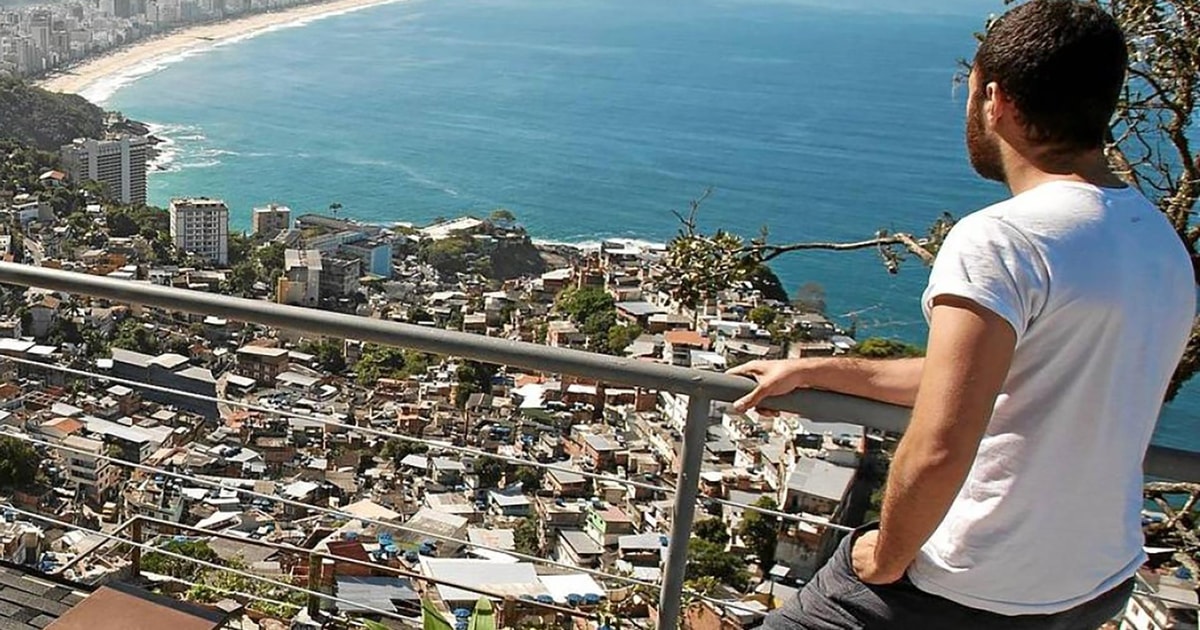Tour dei bar della favela Vidigal: Bar da Laje e belvedere | GetYourGuide