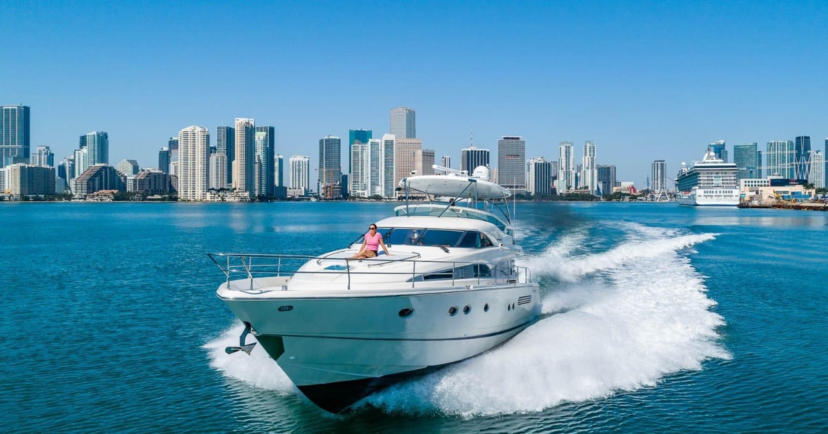 Von North Bay Village aus: Private Bootsparty mit Champagner | GetYourGuide