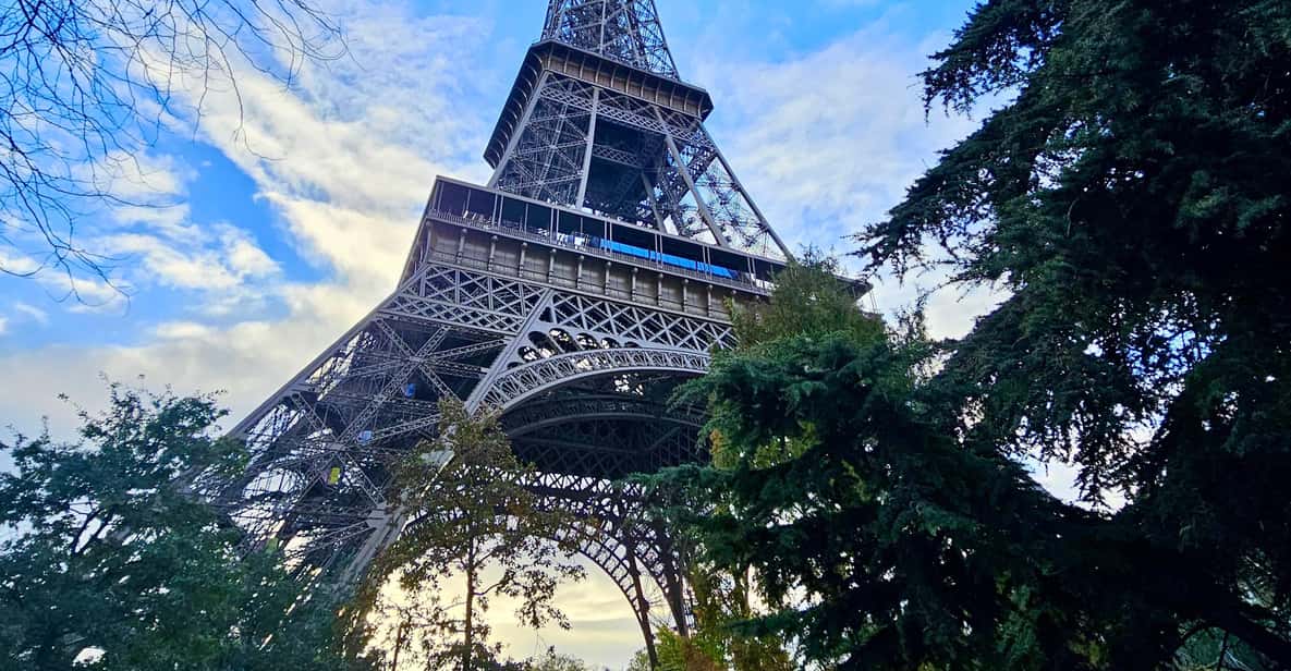 Paris : Visite guidée du sommet ou du deuxième étage de la Tour Eiffel | GetYourGuide