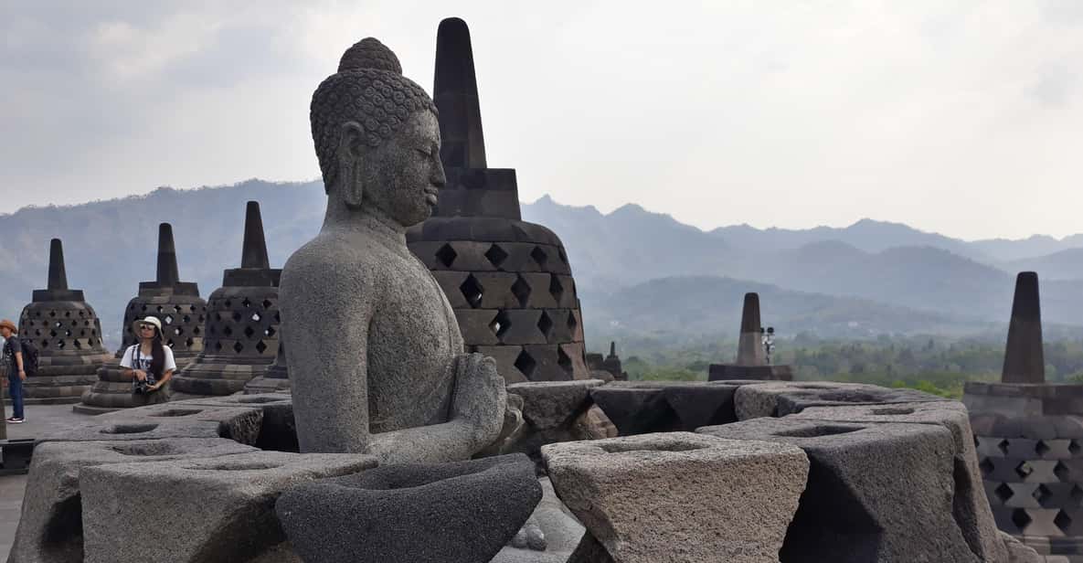 Yogyakarta: Borobudur, Merapi Jeep Tour og Prambanan | GetYourGuide