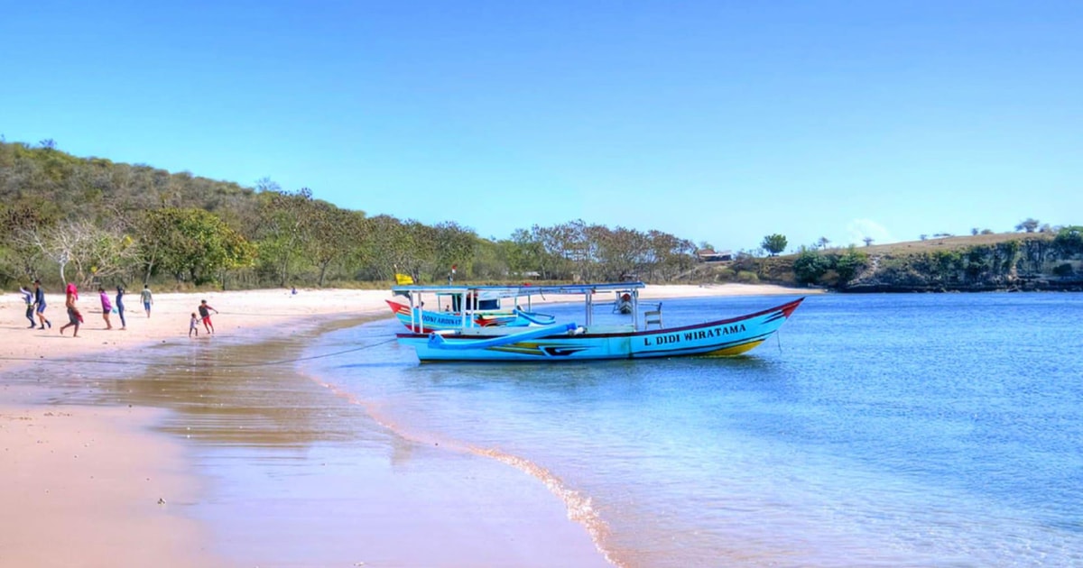 Lombok: Pink Beach Boat Tour with Snorkeling | GetYourGuide