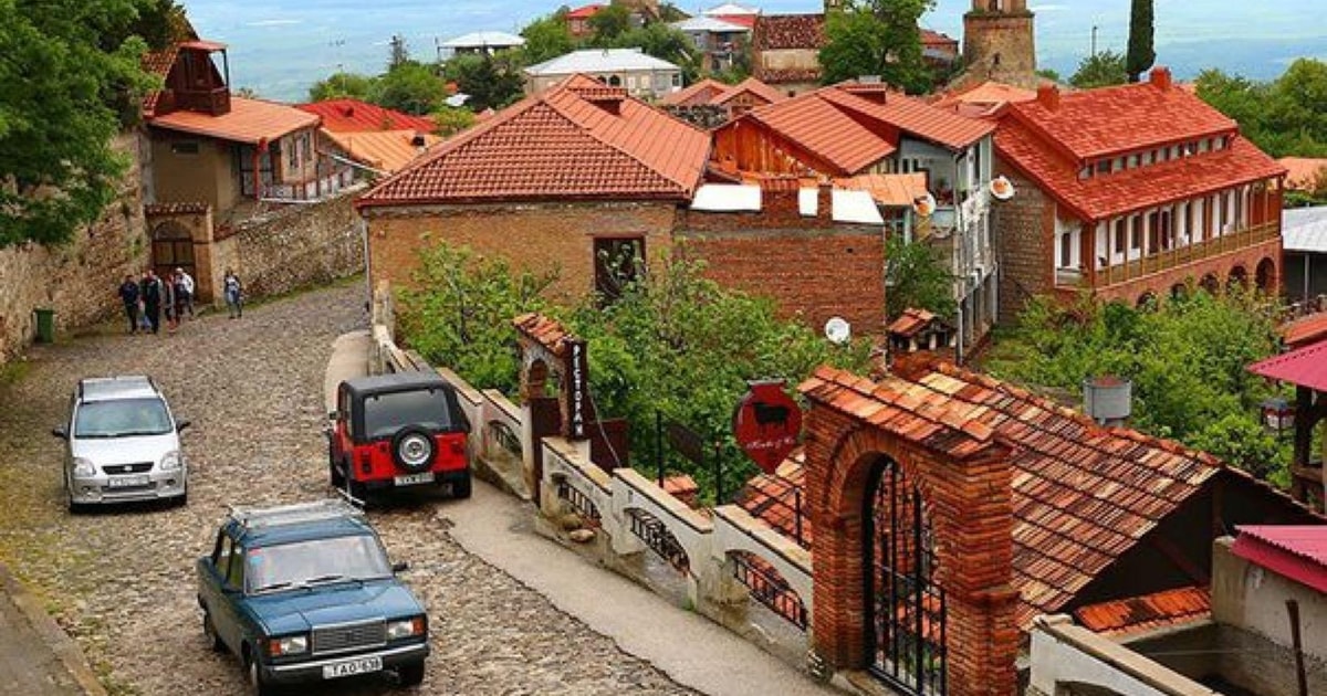 Tbilisi: Visita guiada a Sighnaghi & Bodbe com 10 provas de vinho ...