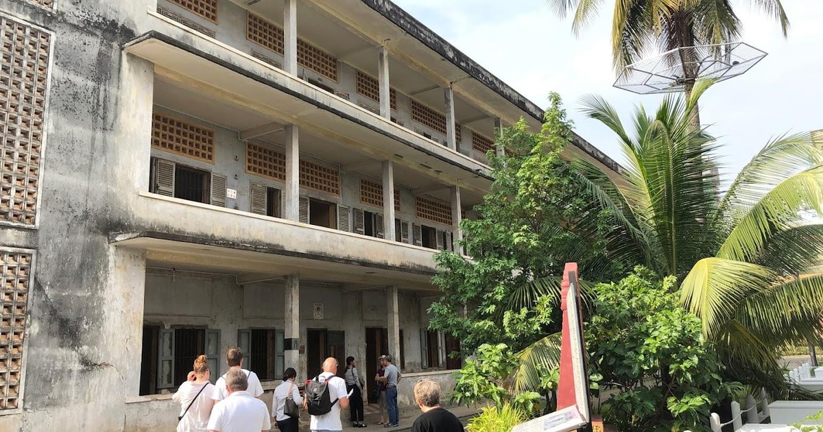 Royal Palace, S-21 Genocide, National Museum & Killing Field | GetYourGuide