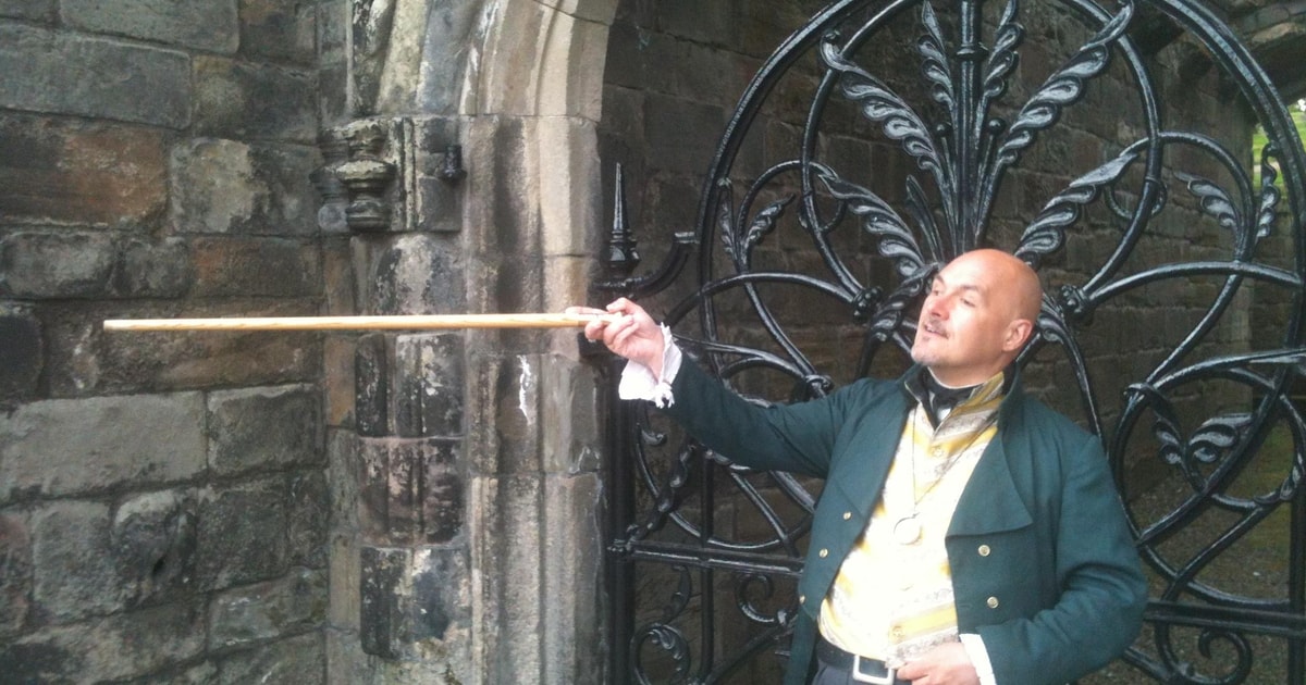 Stirling Castle and the Old Town: Private Walking Tour | GetYourGuide