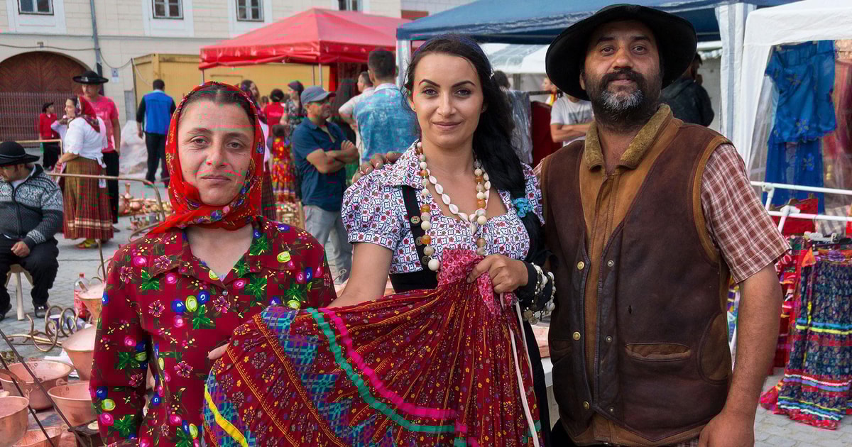 La esclavitud en Rumanía,Mitos y verdades sobre los gitanos, Tour a pie | GetYourGuide