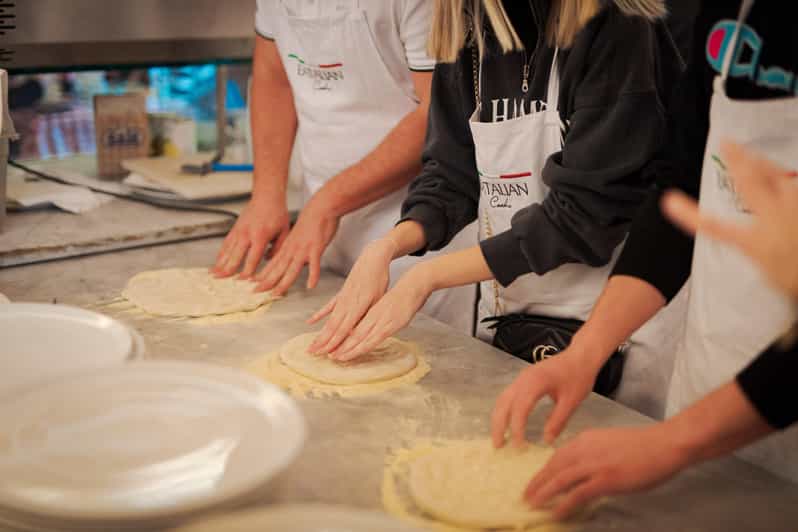 Rome: Pizza Cooking Class in City Center with Drinks | GetYourGuide