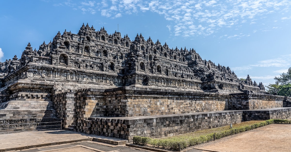 Yogyakarta Setumbu Hill And Borobudur Explore Sunrise Getyourguide