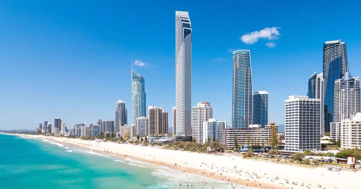 From Brisbane: Gold Coast Day Tour with Lunch | GetYourGuide