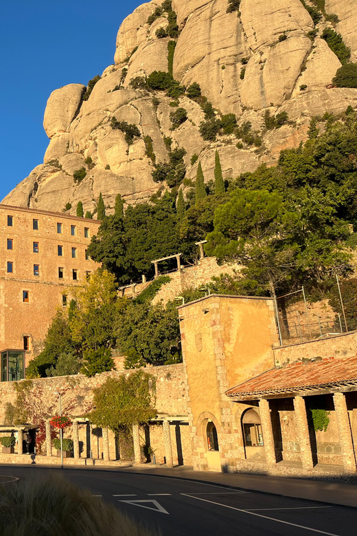 Montserrat Excursion précoce, très petit groupe, téléphérique et plus ...