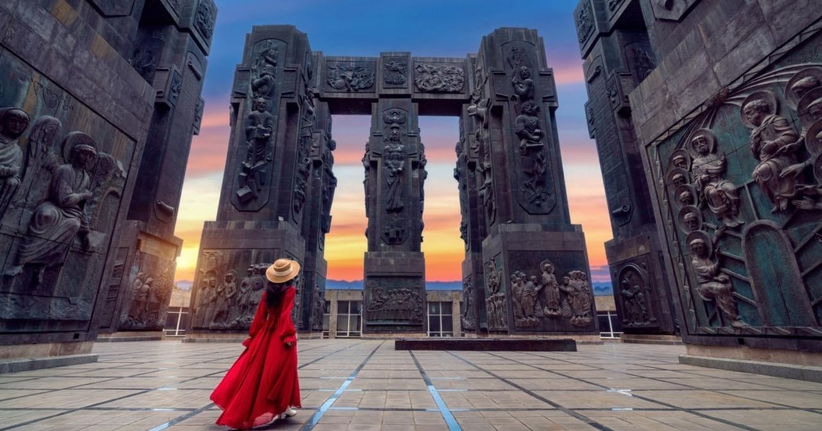 Tbilisi: Mtskheta Jvari Bazaar, Chronicles of Georgia & Wine | GetYourGuide