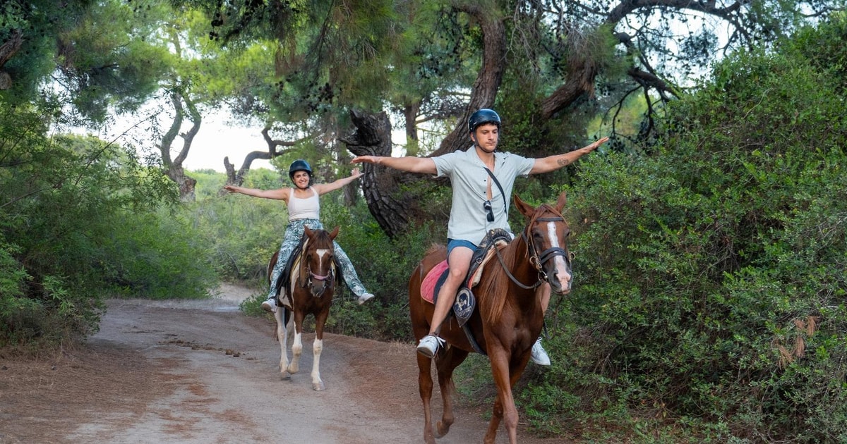 Antalya: Lara Deniz ve Nehir Kenarı At Safarisi | GetYourGuide