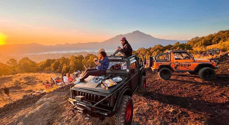 Point de vue sur le pôle et exploration du volcan en jeep 4x4 ...