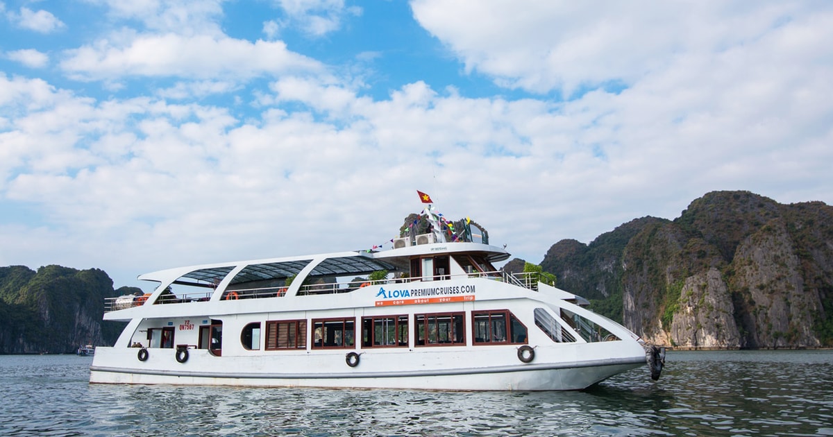 Von Hanoi aus: Halong Bay Luxus-Tagestour mit dem Boot | GetYourGuide