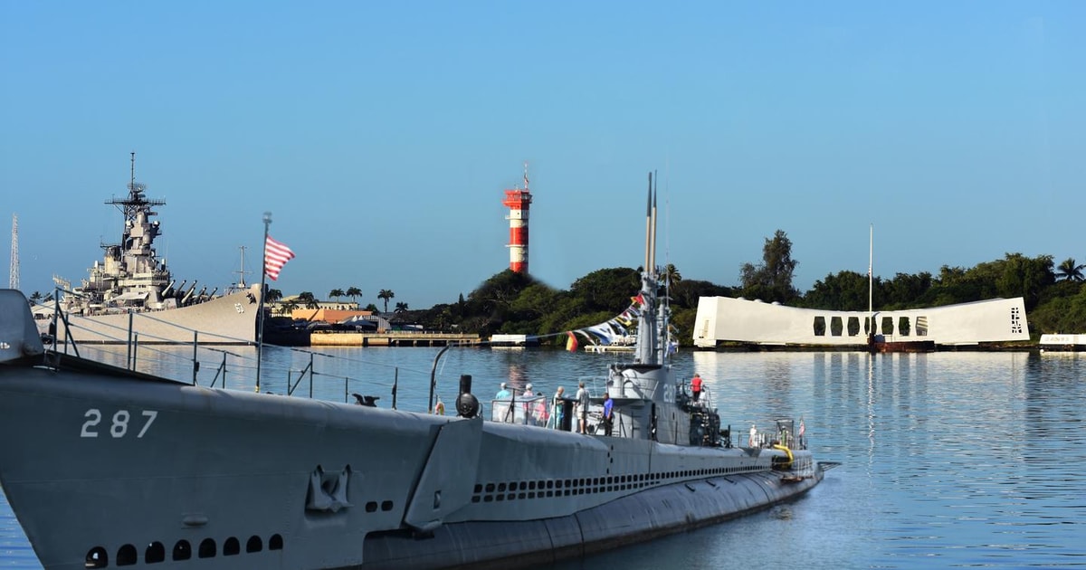 Pearl Harbor USS Arizona & Bowfin Submarine | GetYourGuide