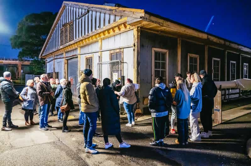Melbourne: Ghosts of Williamstown Guided Ghost Walking Tour (Visita ...