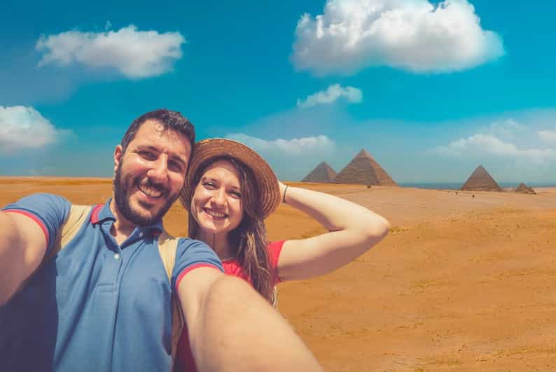 Hurghada: Cairo Day Trip with Horse Ride Along Giza Pyramids | GetYourGuide