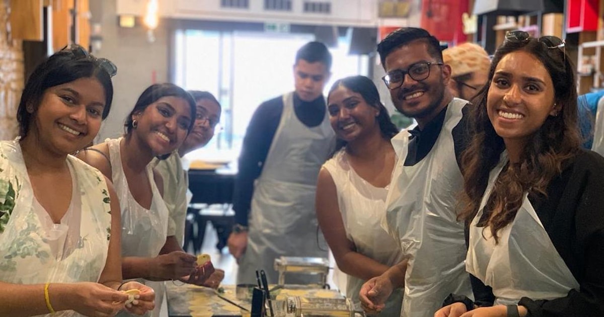 Roma: Lezione di cucina del Master Chef romano con vino | GetYourGuide