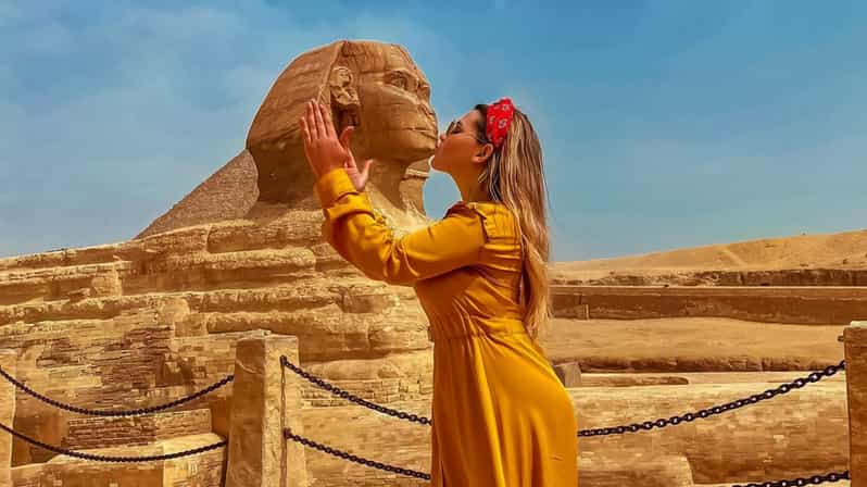 Depuis l'aéroport du Caire : Visite des pyramides de Gizeh et du Sphinx lors d'une escale ...