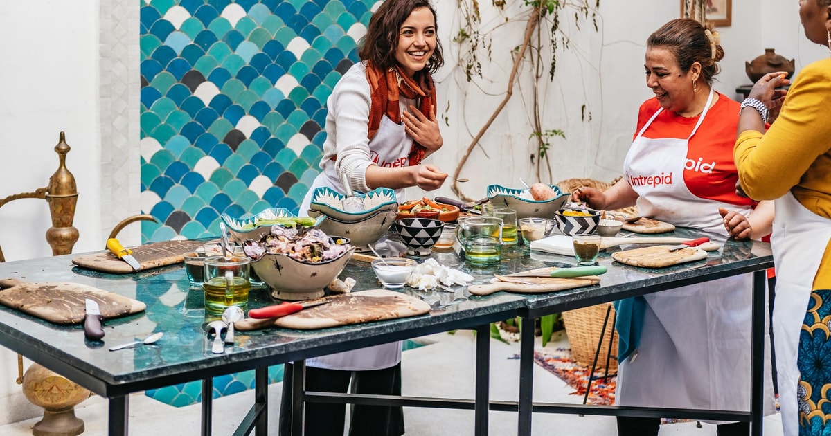 Marrakech: Tajine-madlavningskursus i en traditionel riad | GetYourGuide