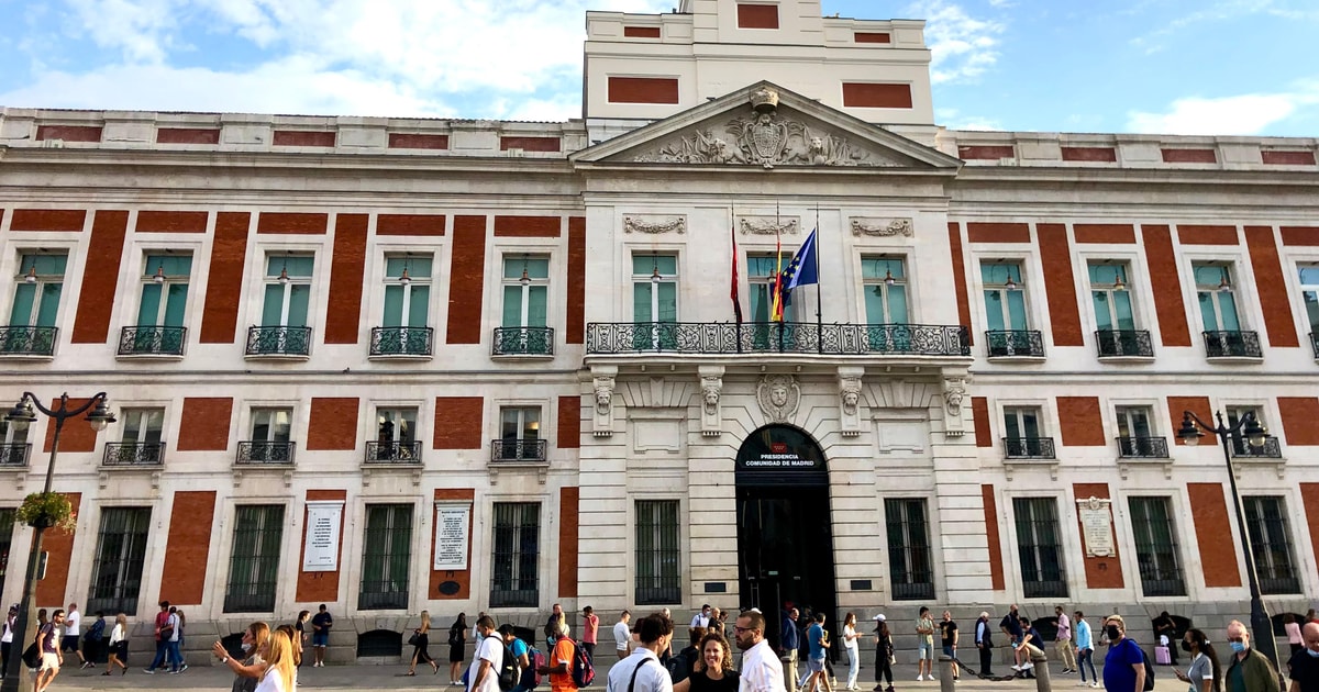 Madrid on foot: From Debod to Retiro | GetYourGuide