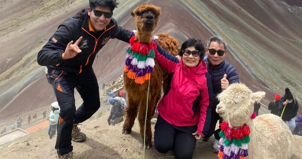 Cusco: Montagna Arcobaleno e Valle Rossa con guida e pasti inclusi ...