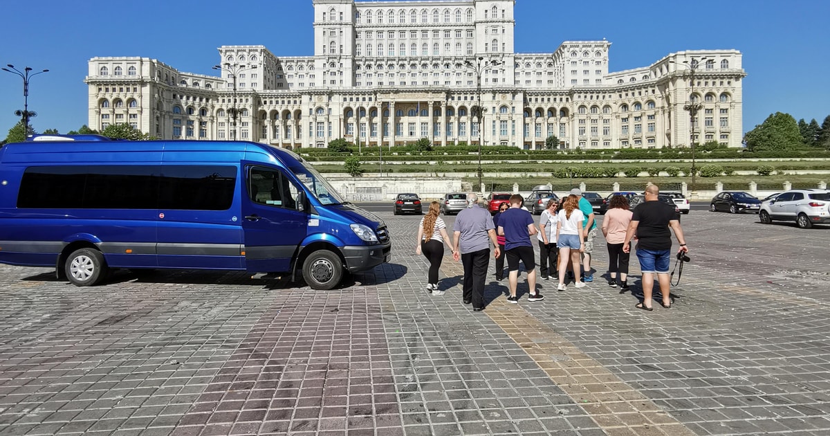 hop-on-hop-off-tour door Boekarest & Dorpsmuseum | GetYourGuide