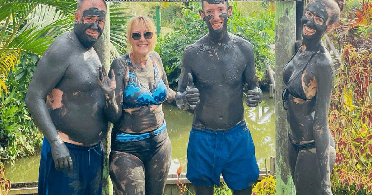 フィジー：サベト温泉と泥プールツアー | GetYourGuide