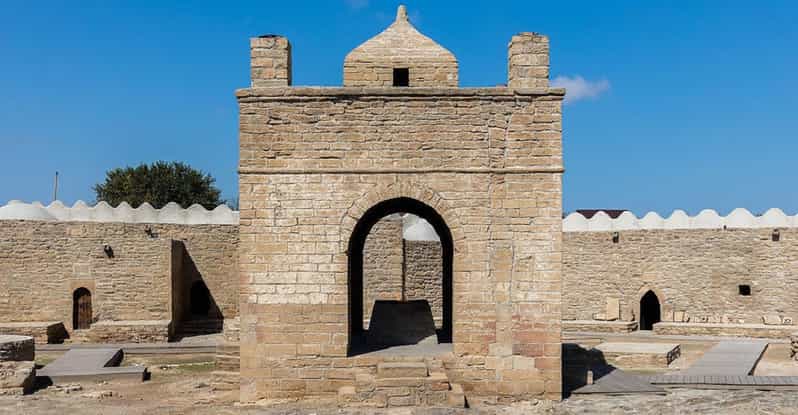 Apsheron: Doğa Harikası Alevli Dağ & Ataşgah Tapınağı | GetYourGuide