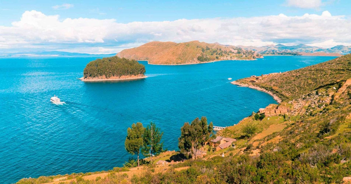 コパカバーナイスラ・デル・ソルとムーン島日帰りツアー | GetYourGuide