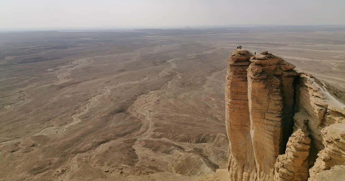 Riyadh Edge of The World and Bat Cave Visit by Bus | GetYourGuide