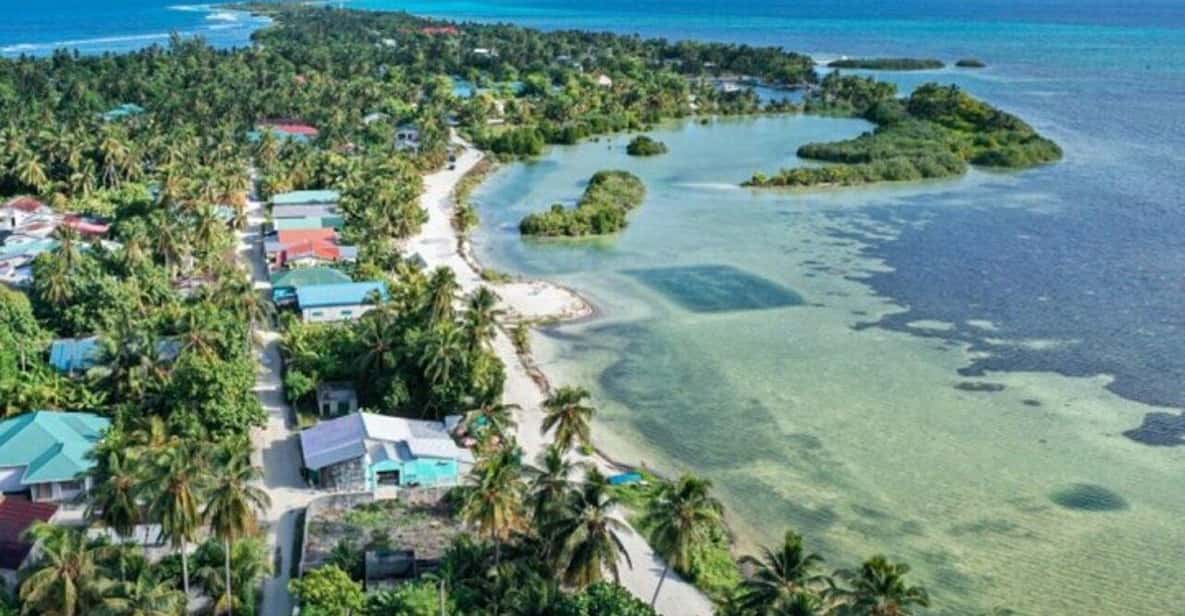 Addu Stad - Hoogtepunten tour van 4 eilanden per voertuig | GetYourGuide