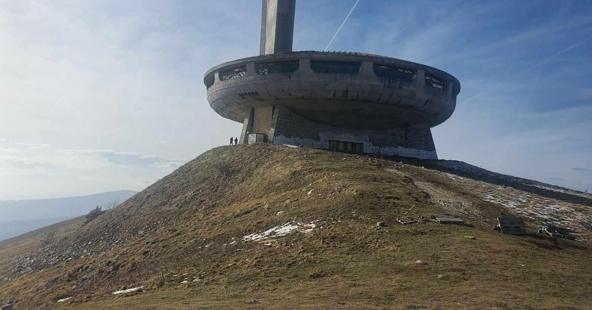 Tomba tracia dell'UNESCO di Kazanlak e monumento di Buzludzha | GetYourGuide