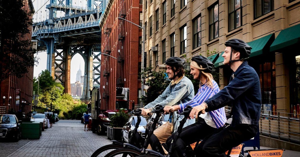 Downtown Bike Tour with Stylish Dutch Bikes or E-bikes! | GetYourGuide