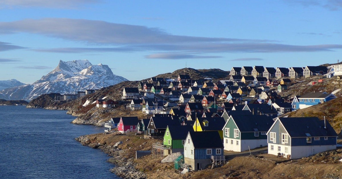 Nuuk: City Tour with Guide and Photo Stops | GetYourGuide