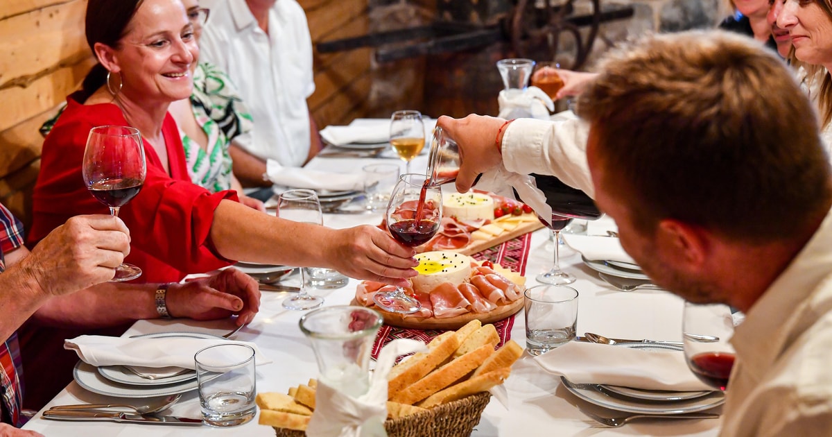 Cilipi'de Şarap Tadımı ile Yarım Günlük Gastro Turu | GetYourGuide