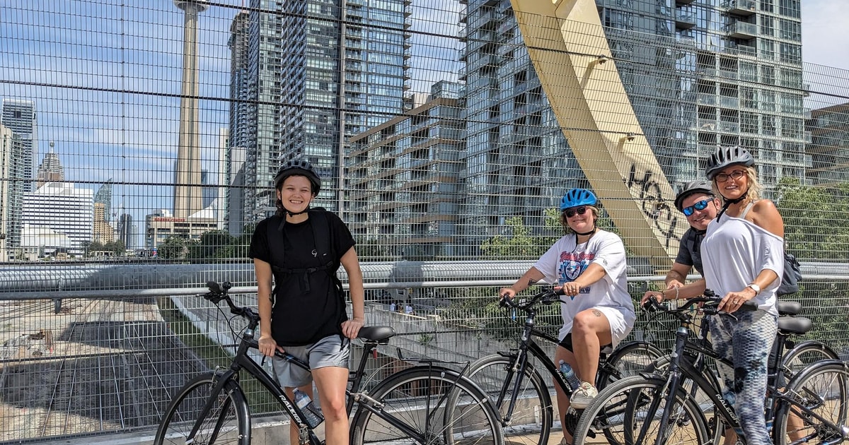 Toronto: Recorrido en bici de 3,5 horas por el corazón del centro de la ...