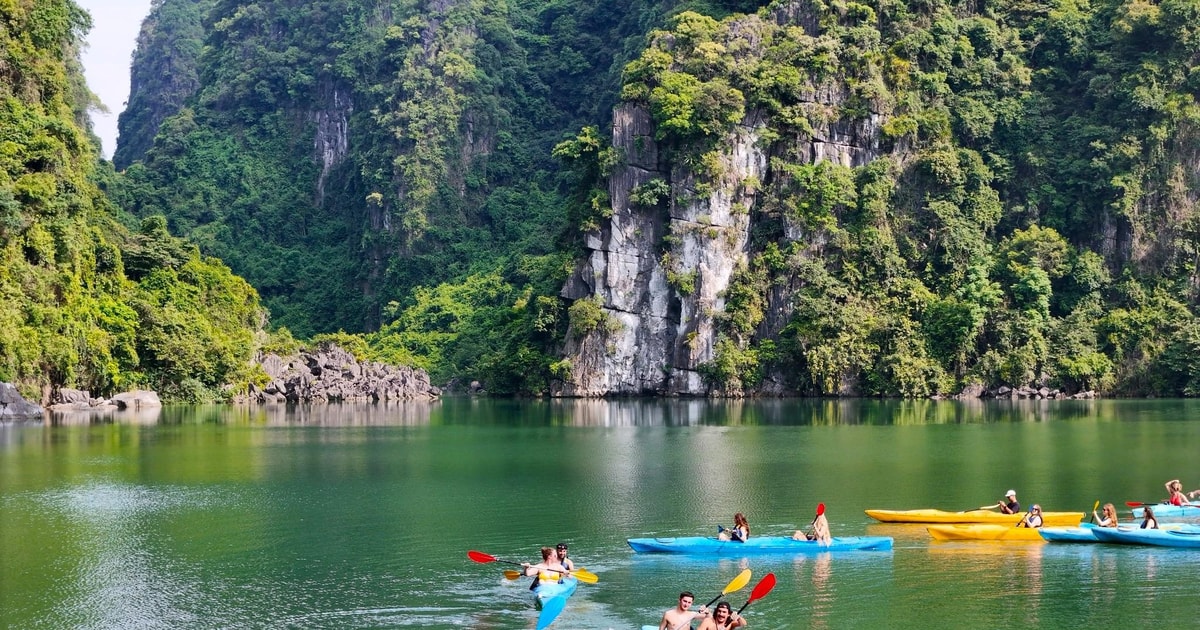 Cat Ba Insel 2-Tages-Trip mit Trekking, Nacht-Kajak, Bootstour ...